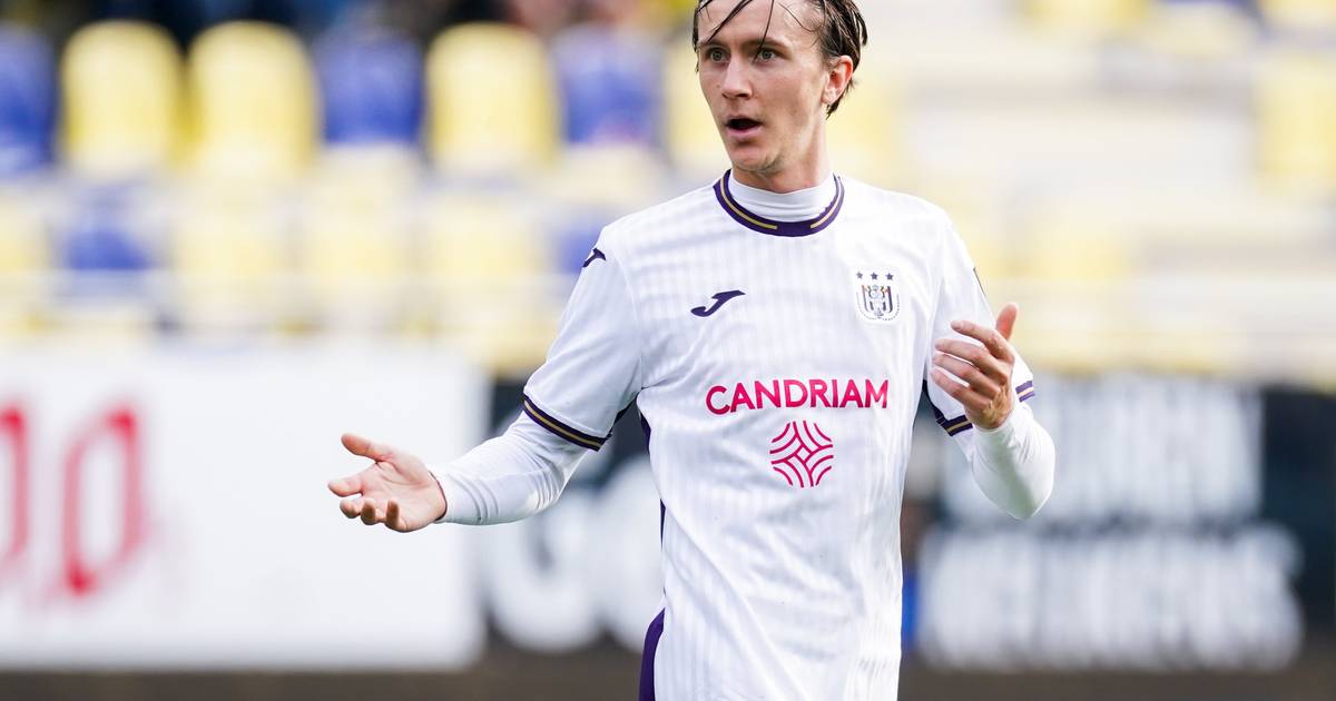 Former Anderlecht midfielder Christopher Olsson (28 years old) has been ...